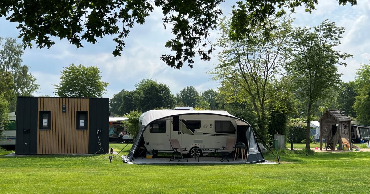 Kampeer met luxe met de Comfortplaats… | Vakantiepark de Luttenberg